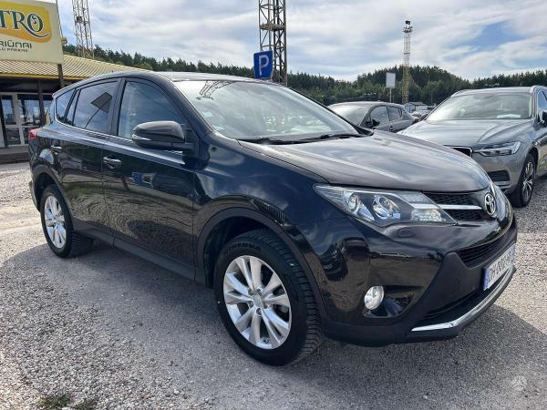 Brown Toyota RAV4 2014 in Vilnius, with an engine capacity of 2.00 L and mileage of 197 thousand km for 12500 €, photo 3 on AUTOMOTO.COM.LV
