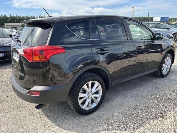 Brown Toyota RAV4 2014 in Vilnius, with an engine capacity of 2.00 L and mileage of 197 thousand km for 12500 €, photo 8 on AUTOMOTO.COM.LV
