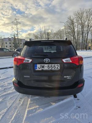 Brown Toyota RAV4 2014 in Riga, with an engine capacity of 2.00 L and mileage of 278 thousand km for 9000 €, photo 10 on AUTOMOTO.COM.LV