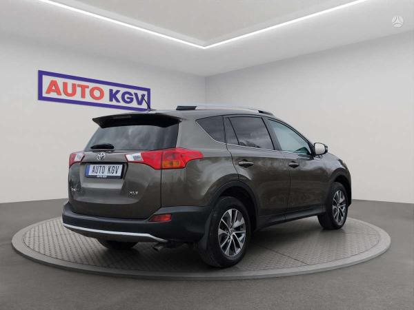 Brown Toyota RAV4 2014 in Vilnius, with an engine capacity of 2.50 L and mileage of 222 thousand km for 11999 €, photo 5 on AUTOMOTO.COM.LV