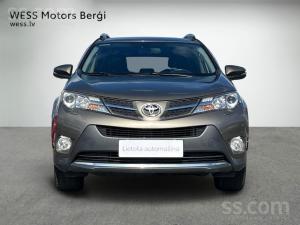 Brown Toyota RAV4 2014 in Riga, with an engine capacity of 2.00 L and mileage of 150 thousand km for 9900 €, photo 6 on AUTOMOTO.COM.LV
