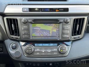 Brown Toyota RAV4 2014 in Riga, with an engine capacity of 2.00 L and mileage of 150 thousand km for 9900 €, photo 15 on AUTOMOTO.COM.LV