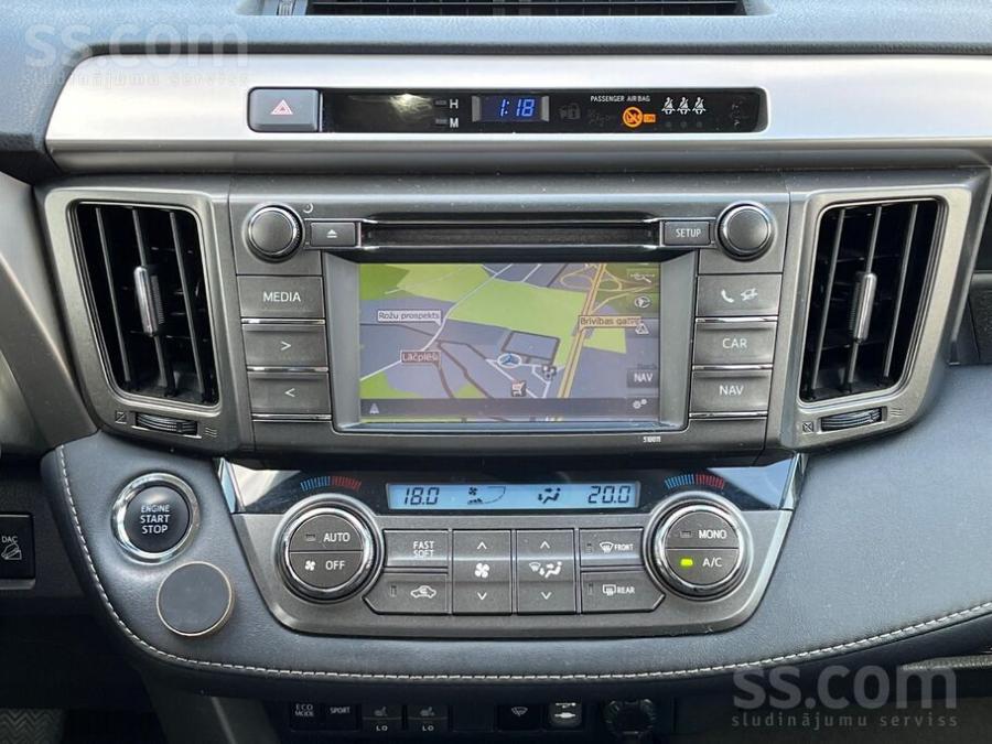 Brown Toyota RAV4 2014 in Riga, with an engine capacity of 2.00 L and mileage of 150 thousand km for 9900 €, photo 15 on AUTOMOTO.COM.LV