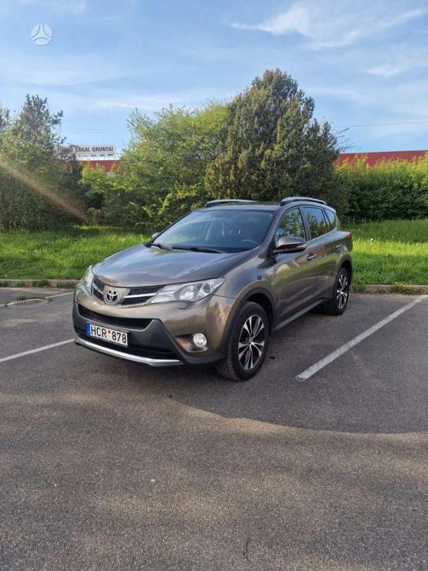 Brown Toyota RAV4 2014 in Klaipeda, with an engine capacity of 2.23 L and mileage of 208 thousand km for 14000 €, photo 4 on AUTOMOTO.COM.LV