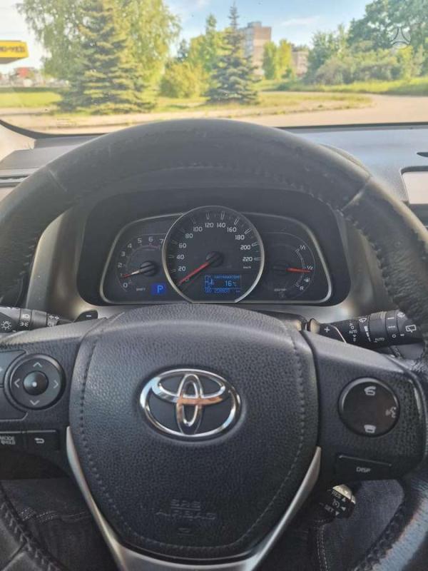 Brown Toyota RAV4 2014 in Klaipeda, with an engine capacity of 2.23 L and mileage of 208 thousand km for 14000 €, photo 10 on AUTOMOTO.COM.LV