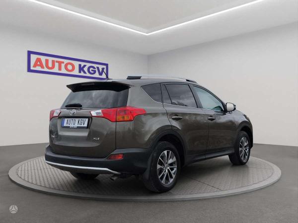 Brown Toyota RAV4 2014 in Vilnius, with an engine capacity of 2.50 L and mileage of 222 thousand km for 11999 €, photo 6 on AUTOMOTO.COM.LV