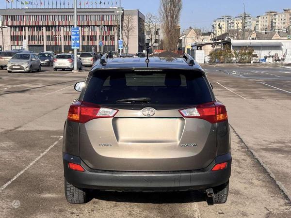 Brūns Toyota RAV4 2014 Kauņa, ar dzinēja tilpumu 2.00 L un nobraukumu 300 tūkst. km par 9200 €, foto 6 vietnē AUTOMOTO.COM.LV