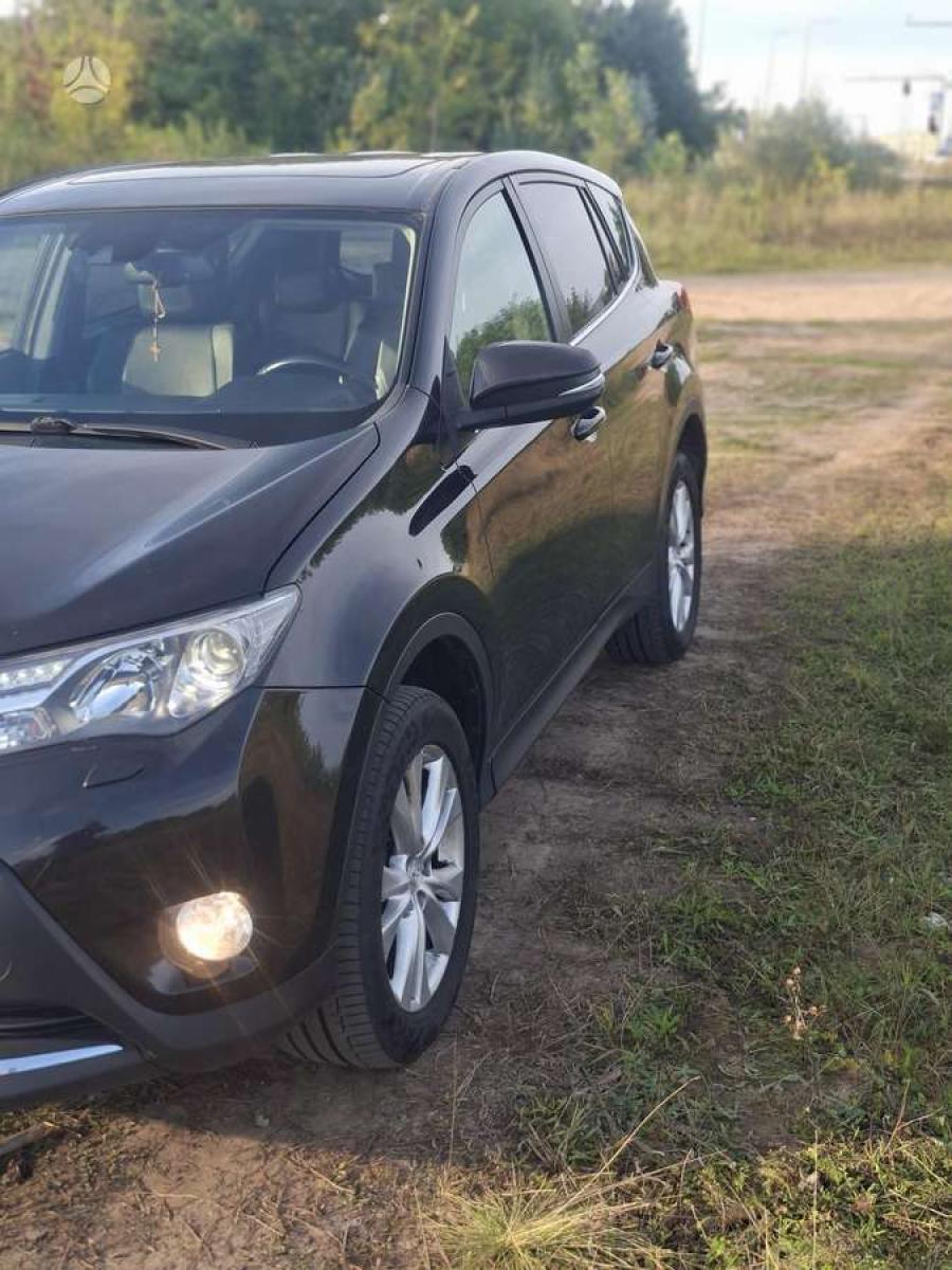 Brown Toyota RAV4 2014 in Vilnius, with an engine capacity of 2.23 L and mileage of 187 thousand km for 12500 €, photo 4 on AUTOMOTO.COM.LV