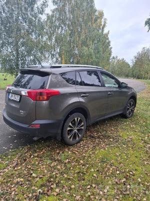 Brown Toyota RAV4 2014 in Daugavpils, with an engine capacity of 2.00 L and mileage of 185 thousand km for 12000 €, photo 3 on AUTOMOTO.COM.LV