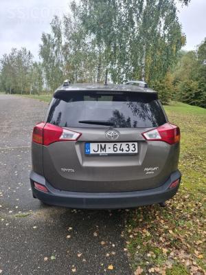 Brown Toyota RAV4 2014 in Daugavpils, with an engine capacity of 2.00 L and mileage of 185 thousand km for 12000 €, photo 4 on AUTOMOTO.COM.LV