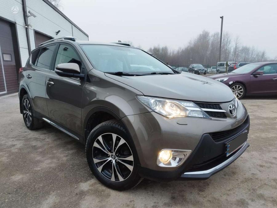 Brūns Toyota RAV4 2015 Utena, ar dzinēja tilpumu 1.99 L un nobraukumu 185 tūkst. km par 11950 €, foto 1 vietnē AUTOMOTO.COM.LV