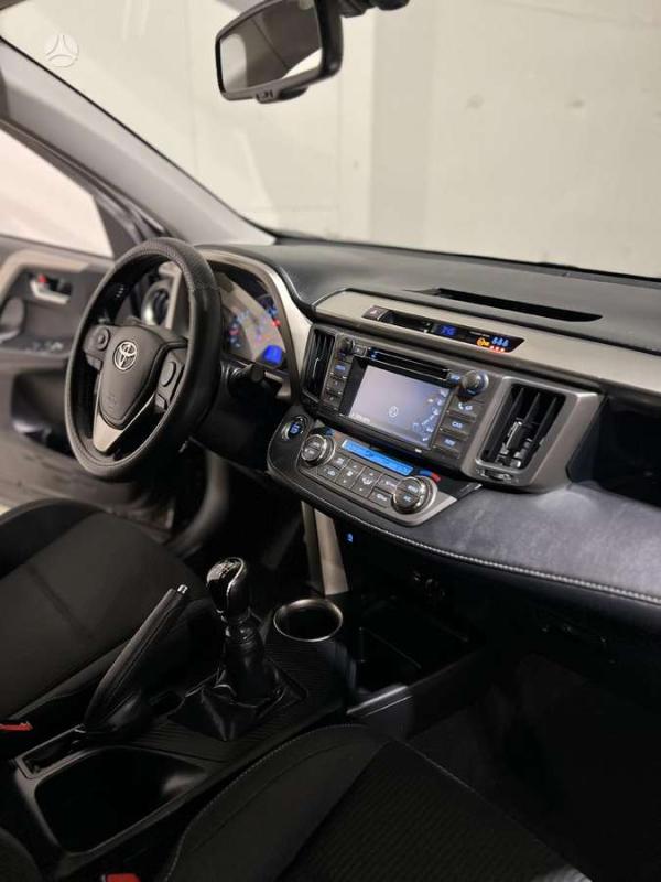 Brūns Toyota RAV4 2015 Klaipėda, ar dzinēja tilpumu 2.00 L un nobraukumu 183 tūkst. km par 11590 €, foto 2 vietnē AUTOMOTO.COM.LV