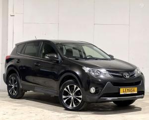 Brown Toyota RAV4 2015 in Klaipeda, with an engine capacity of 2.00 L and mileage of 183 thousand km for 11590 €, photo 19 on AUTOMOTO.COM.LV