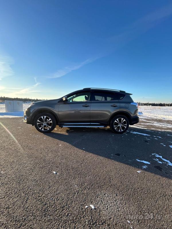 Brown Toyota RAV4 2015 in Tallinn, with an engine capacity of 2.00 L and mileage of 76 thousand km for 17300 €, photo 3 on AUTOMOTO.COM.LV