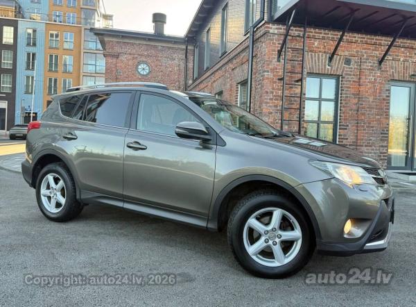 Brown Toyota RAV4 2015 in Tallinn, with an engine capacity of 2.20 L and mileage of 274 thousand km for 11990 €, photo 5 on AUTOMOTO.COM.LV