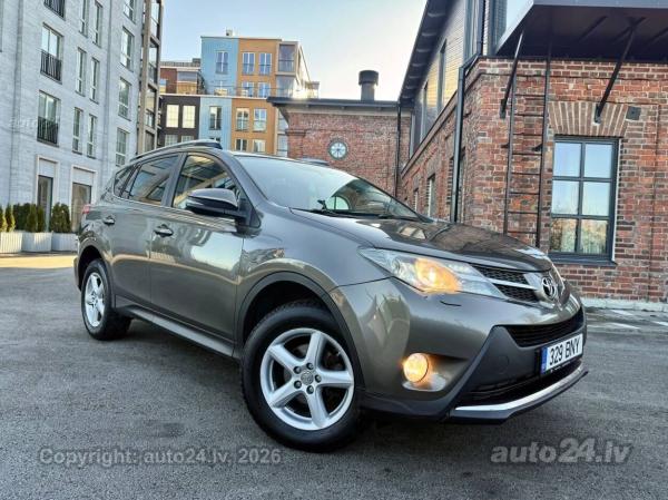 Brown Toyota RAV4 2015 in Tallinn, with an engine capacity of 2.20 L and mileage of 274 thousand km for 11990 €, photo 6 on AUTOMOTO.COM.LV