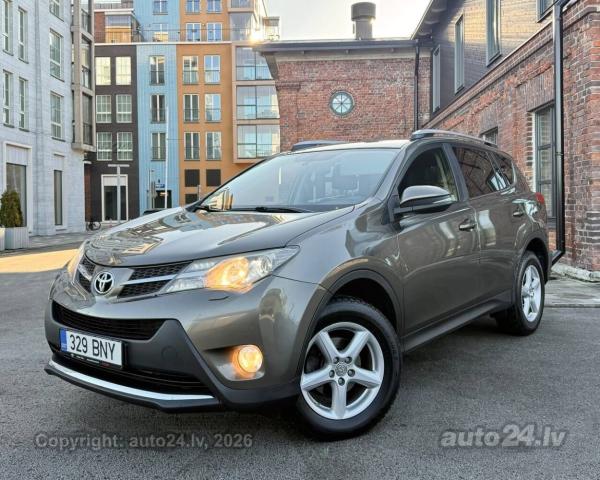Brown Toyota RAV4 2015 in Tallinn, with an engine capacity of 2.20 L and mileage of 274 thousand km for 11990 €, photo 7 on AUTOMOTO.COM.LV