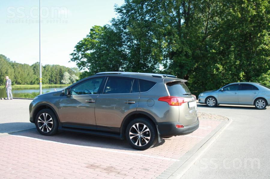 Brūns Toyota RAV4 2015 Talsi, ar dzinēja tilpumu 2.20 L un nobraukumu 149 tūkst. km par 11900 €, foto 4 vietnē AUTOMOTO.COM.LV
