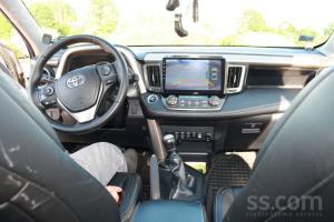 Brūns Toyota RAV4 2015 Talsi, ar dzinēja tilpumu 2.20 L un nobraukumu 149 tūkst. km par 11900 €, foto 15 vietnē AUTOMOTO.COM.LV