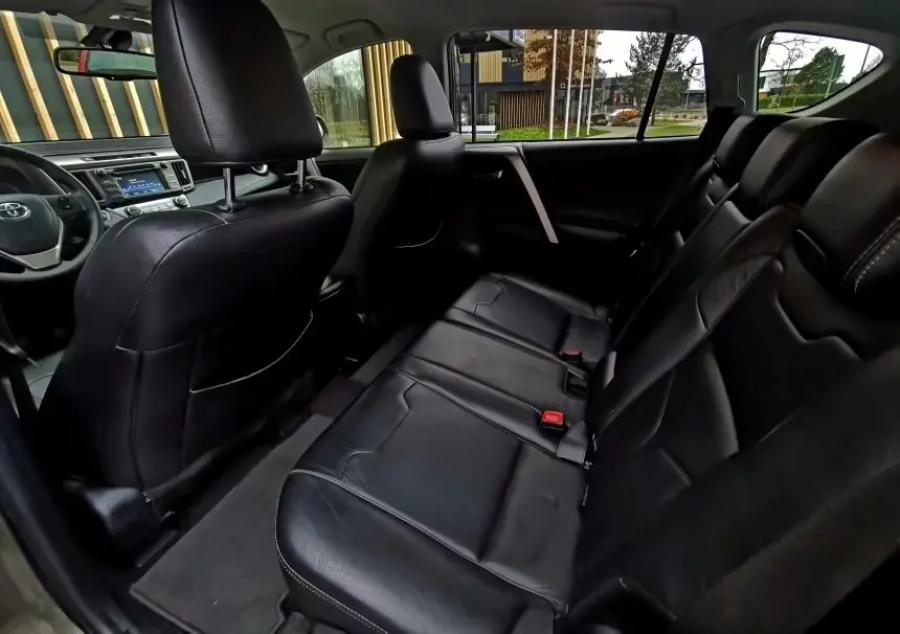 Brūns Toyota RAV4 2015 Rīga, ar dzinēja tilpumu 2.00 L un nobraukumu 143 tūkst. km par 16500 €, foto 5 vietnē AUTOMOTO.COM.LV