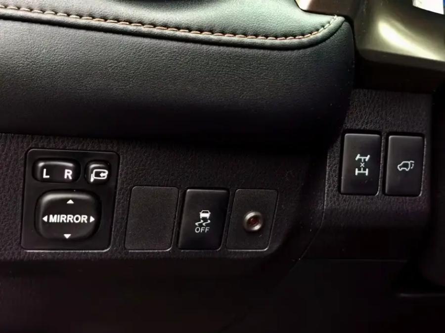 Brūns Toyota RAV4 2015 Rīga, ar dzinēja tilpumu 2.00 L un nobraukumu 143 tūkst. km par 16500 €, foto 12 vietnē AUTOMOTO.COM.LV
