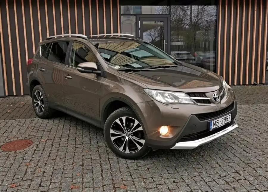 Brūns Toyota RAV4 2015 Rīga, ar dzinēja tilpumu 2.00 L un nobraukumu 143 tūkst. km par 16500 €, foto 18 vietnē AUTOMOTO.COM.LV