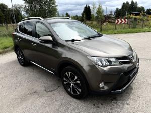 Brown Toyota RAV4 2015 in Ogre, with an engine capacity of 2.20 L and mileage of 258 thousand km for 12999 €, photo 4 on AUTOMOTO.COM.LV