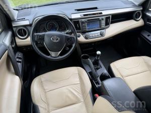 Brown Toyota RAV4 2015 in Ogre, with an engine capacity of 2.20 L and mileage of 258 thousand km for 12999 €, photo 10 on AUTOMOTO.COM.LV