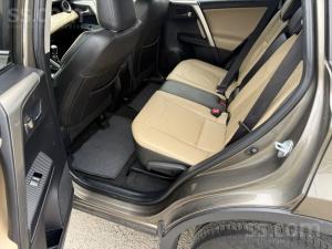 Brown Toyota RAV4 2015 in Ogre, with an engine capacity of 2.20 L and mileage of 258 thousand km for 12999 €, photo 14 on AUTOMOTO.COM.LV