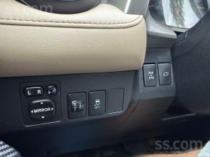 Brown Toyota RAV4 2015 in Ogre, with an engine capacity of 2.20 L and mileage of 258 thousand km for 12999 €, photo 19 on AUTOMOTO.COM.LV