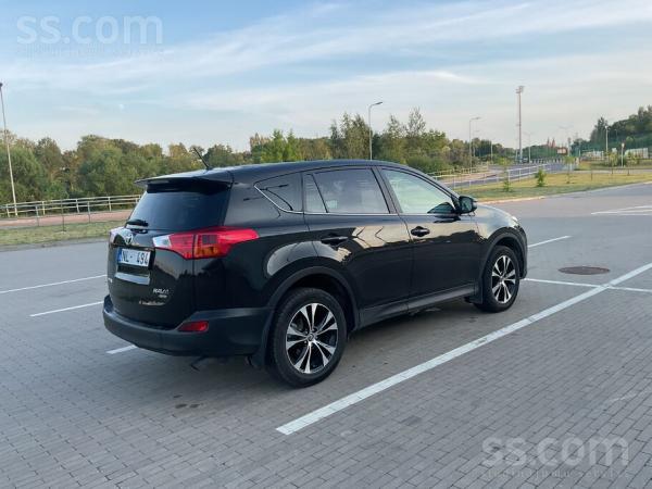 Brown Toyota RAV4 2015 in Rezekne, with an engine capacity of 2.00 L and mileage of 288 thousand km for 10500 €, photo 3 on AUTOMOTO.COM.LV