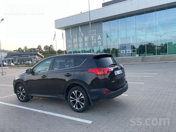 Brown Toyota RAV4 2015 in Rezekne, with an engine capacity of 2.00 L and mileage of 288 thousand km for 10500 €, photo 4 on AUTOMOTO.COM.LV