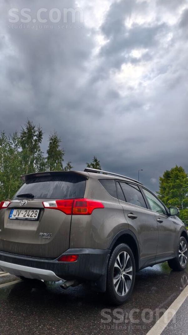 Toyota RAV4 2015 Rīga vietnē Brūns Toyota RAV4 2015 Rīga, ar dzinēja tilpumu 2.20 L un nobraukumu 222 tūkst. km par 11000 €, foto 4 vietnē AUTOMOTO.COM.LV