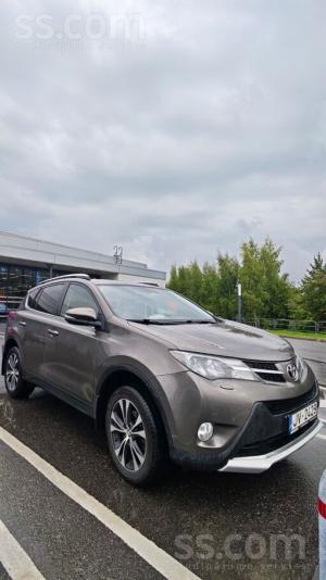 Brown Toyota RAV4 2015 in Riga, with an engine capacity of 2.20 L and mileage of 222 thousand km for 11000 €, photo  on AUTOMOTO.COM.LV