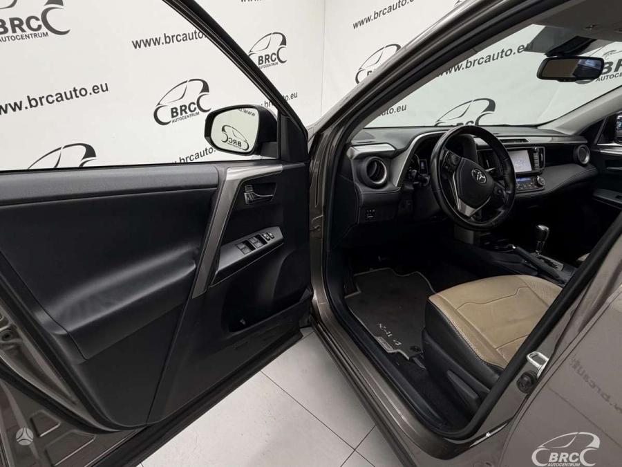 Brūns Toyota RAV4 2016 Viļņa, ar dzinēja tilpumu 2.49 L un nobraukumu 192 tūkst. km par 17500 €, foto 21 vietnē AUTOMOTO.COM.LV