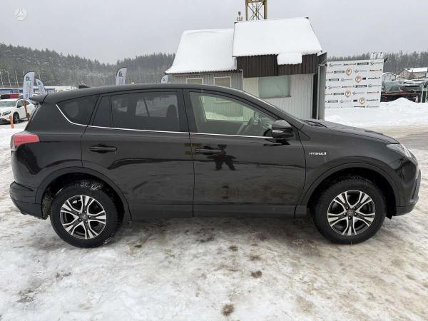 Brūns Toyota RAV4 2016 Viļņa, ar dzinēja tilpumu 2.49 L un nobraukumu 160 tūkst. km par 16900 €, foto 5 vietnē AUTOMOTO.COM.LV