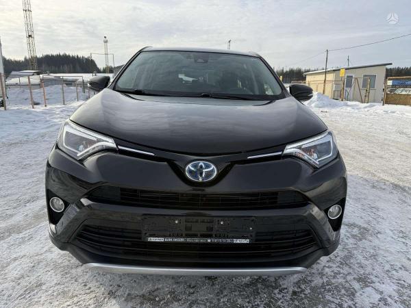 Brown Toyota RAV4 2016 in Vilnius, with an engine capacity of 2.50 L and mileage of 173 thousand km for 16900 €, photo 3 on AUTOMOTO.COM.LV