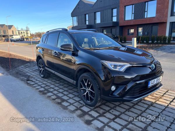 Brown Toyota RAV4 2016 in Tallinn, with an engine capacity of 2.50 L and mileage of 108 thousand km for 17900 €, photo 3 on AUTOMOTO.COM.LV