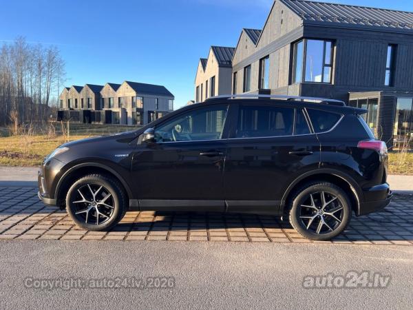 Brown Toyota RAV4 2016 in Tallinn, with an engine capacity of 2.50 L and mileage of 108 thousand km for 17900 €, photo 4 on AUTOMOTO.COM.LV