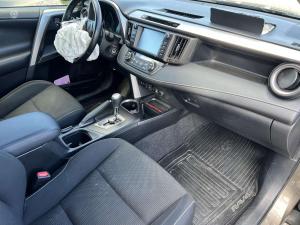 Brown Toyota RAV4 2016 in Klaipeda, with an engine capacity of 1.99 L and mileage of 82 thousand km for 9999 €, photo 9 on AUTOMOTO.COM.LV