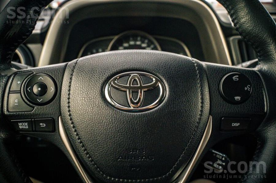 Brūns Toyota RAV4 2016 Rīga, ar dzinēja tilpumu 2.20 L un nobraukumu 175 tūkst. km par 9990 €, foto 10 vietnē AUTOMOTO.COM.LV