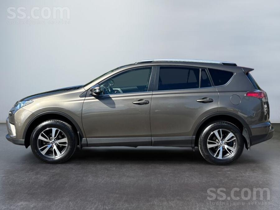 Brūns Toyota RAV4 2016 Rīga, ar dzinēja tilpumu 2.00 L un nobraukumu 148 tūkst. km par 15700 €, foto 3 vietnē AUTOMOTO.COM.LV