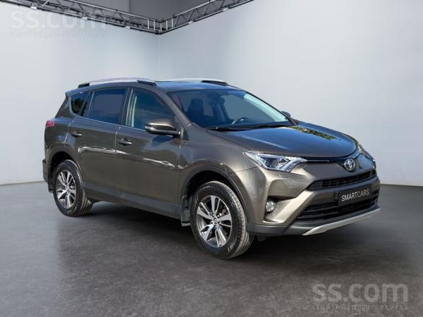 Brown Toyota RAV4 2016 in Riga, with an engine capacity of 2.00 L and mileage of 148 thousand km for 15700 €, photo 7 on AUTOMOTO.COM.LV