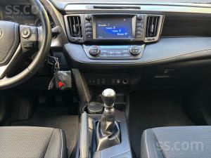 Brūns Toyota RAV4 2016 Rīga, ar dzinēja tilpumu 2.00 L un nobraukumu 148 tūkst. km par 15700 €, foto 12 vietnē AUTOMOTO.COM.LV