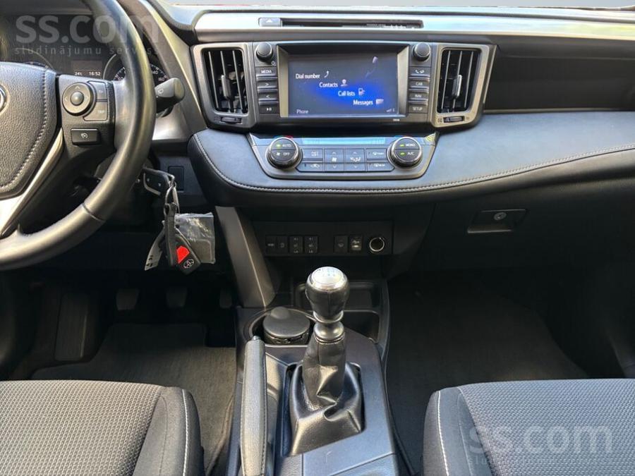 Brūns Toyota RAV4 2016 Rīga, ar dzinēja tilpumu 2.00 L un nobraukumu 148 tūkst. km par 15700 €, foto 12 vietnē AUTOMOTO.COM.LV