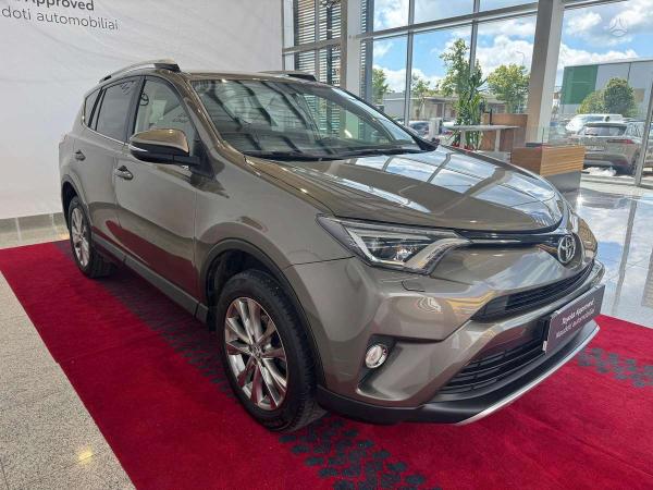Brūns Toyota RAV4 2016 Šauļi, ar dzinēja tilpumu 1.99 L un nobraukumu 58 tūkst. km par 17700 €, foto 2 vietnē AUTOMOTO.COM.LV