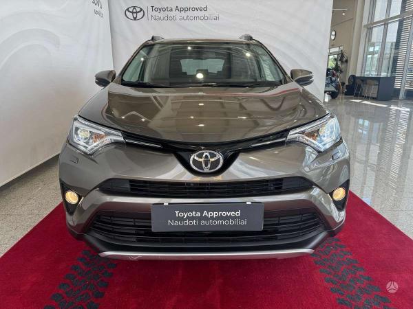 Brūns Toyota RAV4 2016 Šauļi, ar dzinēja tilpumu 1.99 L un nobraukumu 58 tūkst. km par 17700 €, foto 3 vietnē AUTOMOTO.COM.LV