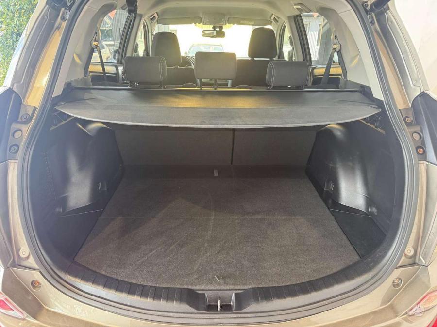 Brown Toyota RAV4 2016 in Siauliai, with an engine capacity of 1.99 L and mileage of 58 thousand km for 17700 €, photo 10 on AUTOMOTO.COM.LV