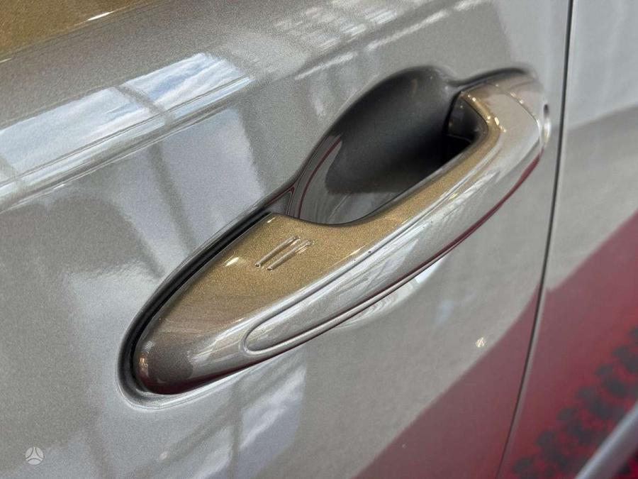 Brown Toyota RAV4 2016 in Siauliai, with an engine capacity of 1.99 L and mileage of 58 thousand km for 17700 €, photo 12 on AUTOMOTO.COM.LV