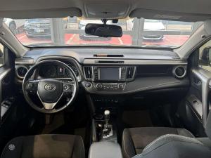 Brown Toyota RAV4 2016 in Siauliai, with an engine capacity of 1.99 L and mileage of 58 thousand km for 17700 €, photo 16 on AUTOMOTO.COM.LV